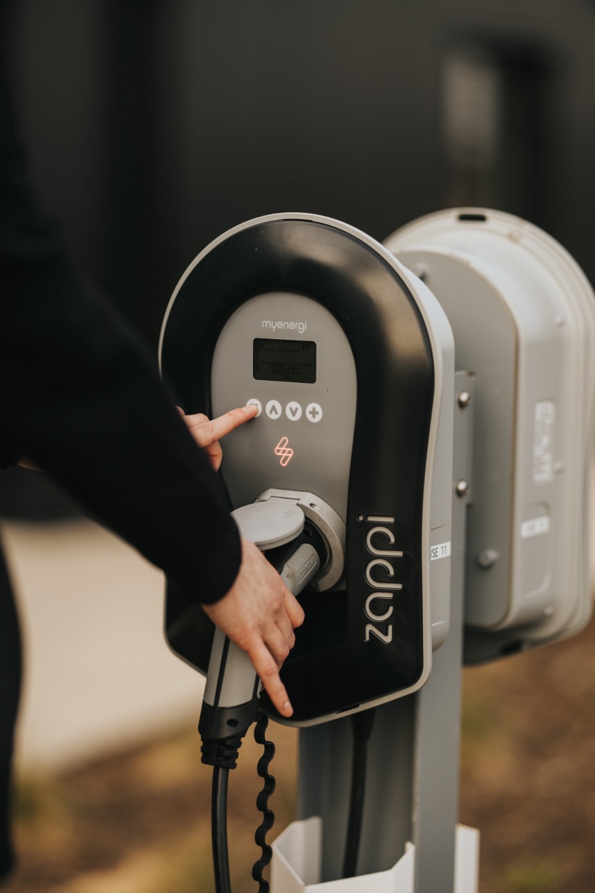 Wallbox Zappi zásuvka Typ 2 / 11 – 22kW (Čierna) | e-car.sk